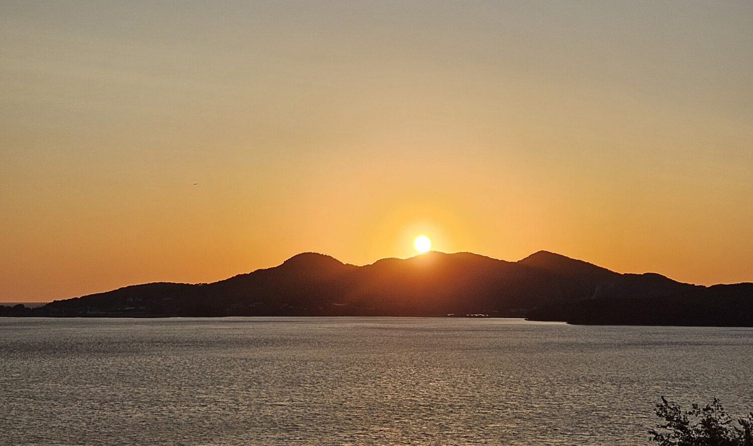 Gupum Ferry Terminal, Yeongjong Island, South Korea: Sunset, Mudflats ...